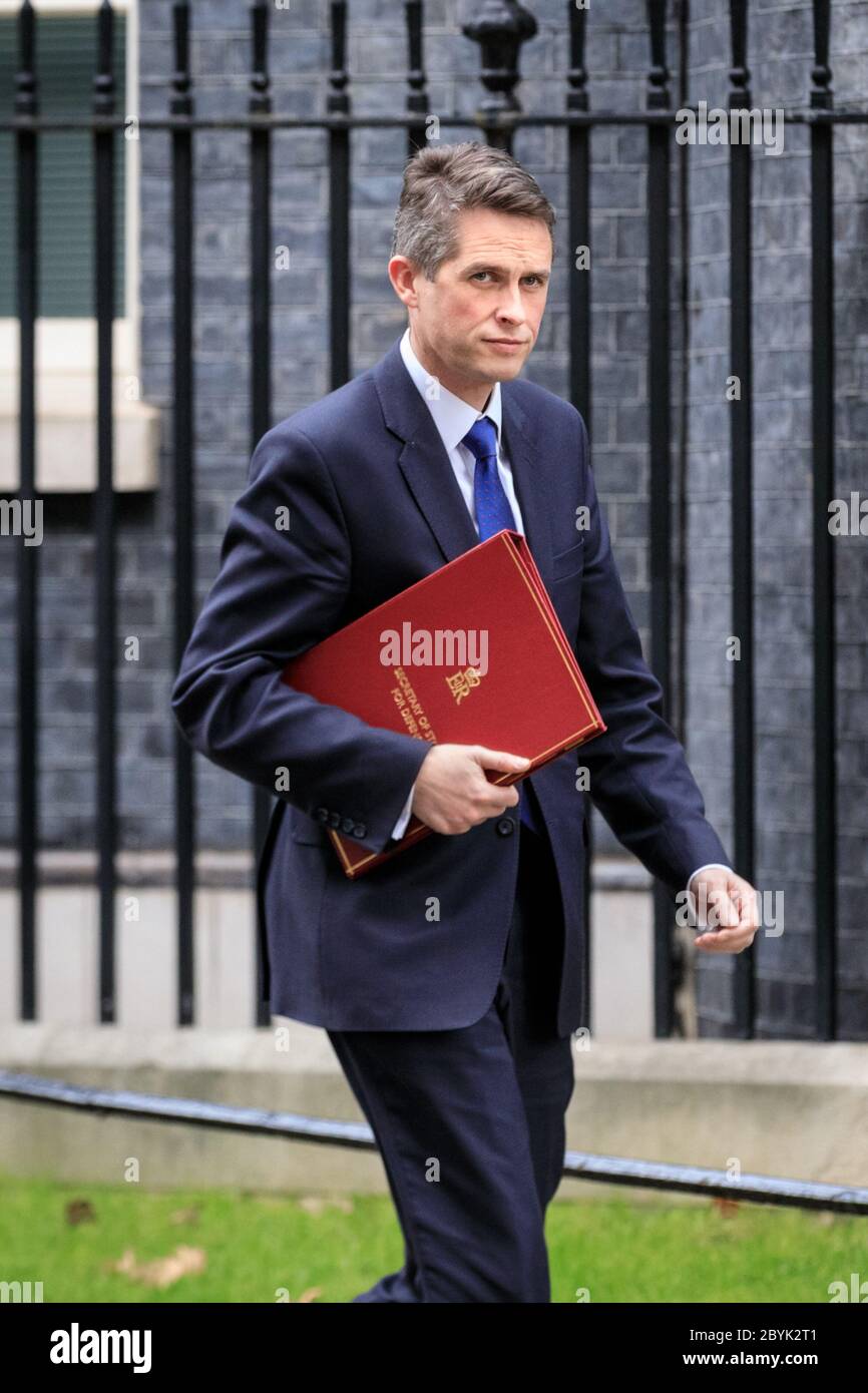 Defence secretary gavin williamson hi-res stock photography and images ...