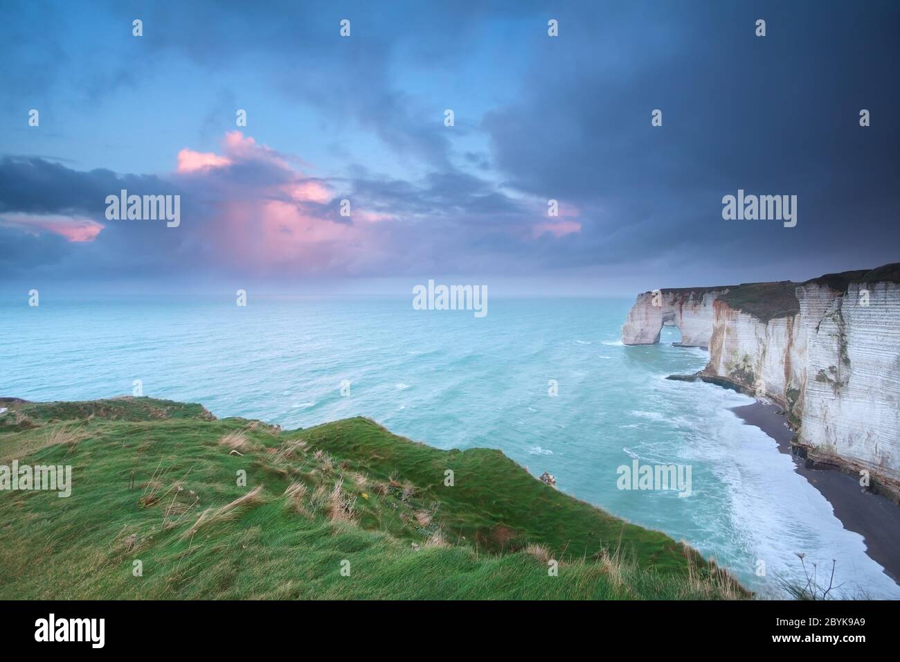 Beautiful rocky cliffs in the ocean hi-res stock photography and images ...