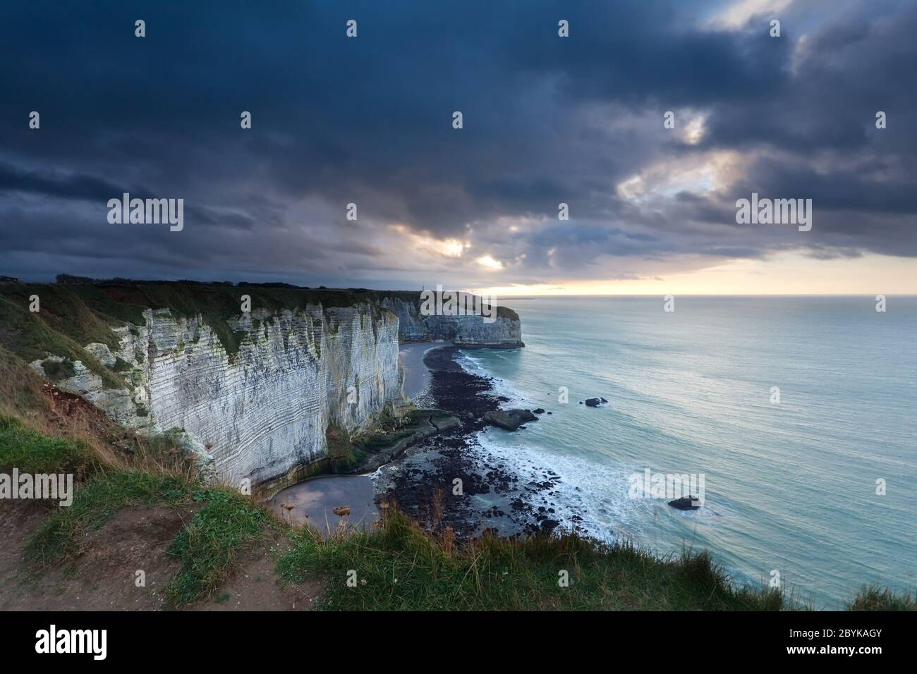 Stormy horizon over rocky hi-res stock photography and images - Alamy