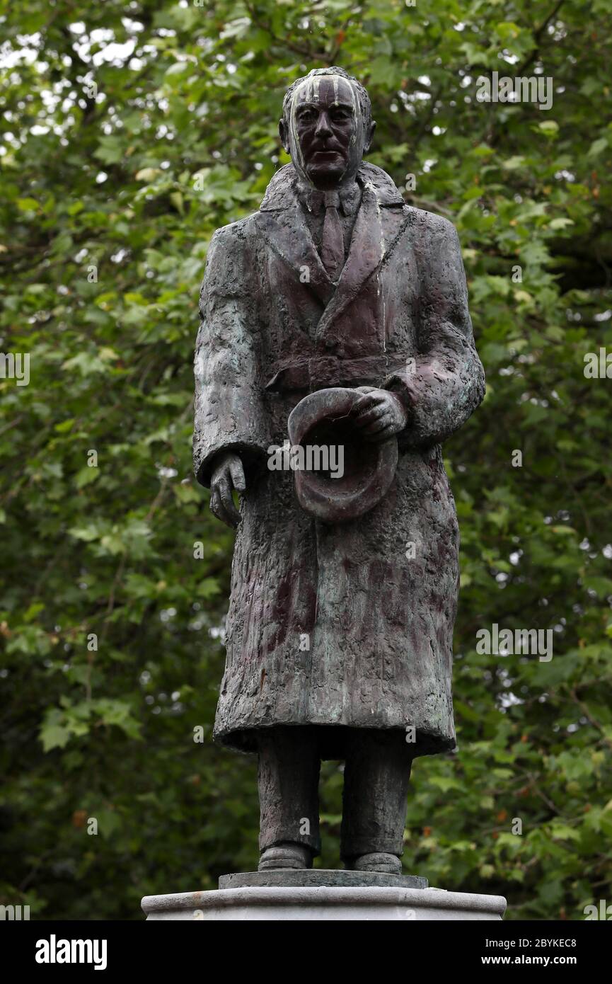 Sean russell statue hi-res stock photography and images - Alamy
