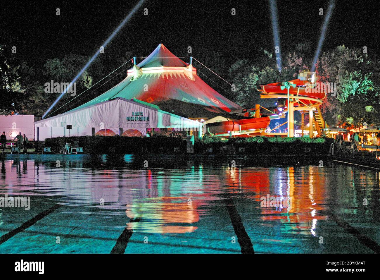 Pool party hi-res stock photography and images - Alamy