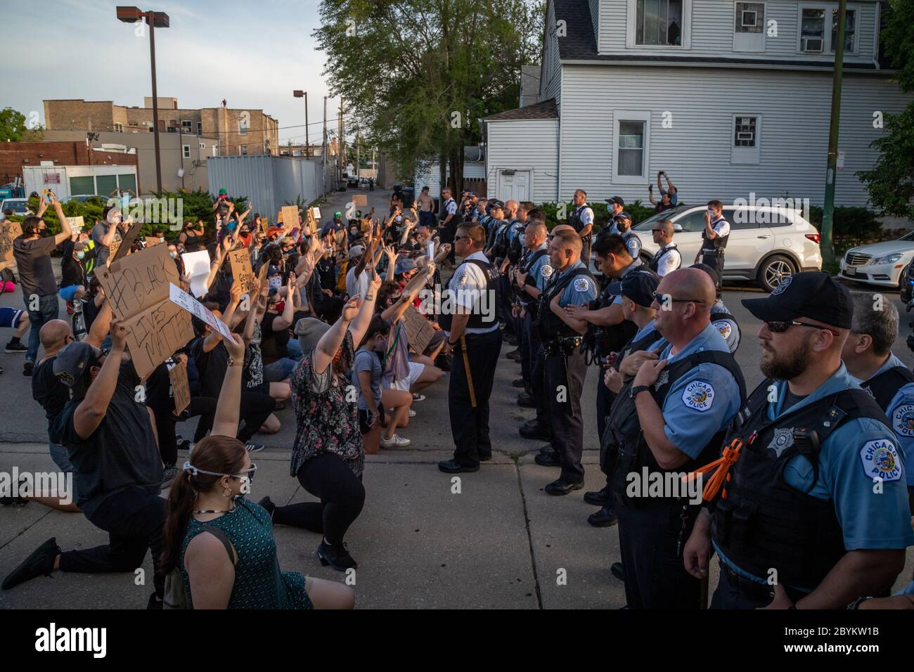 Chicago police officers in standoff with protestors at 24th District ...