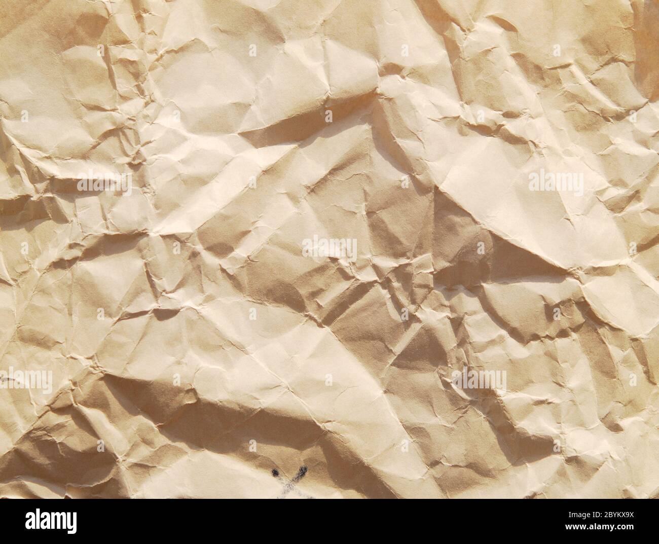 Closeup creased brown paper hi-res stock photography and images - Alamy