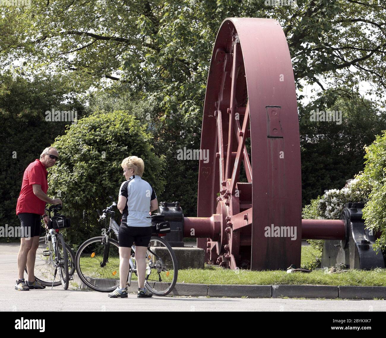 Cyclists On The Ruhr Valley Cycle Route Germany Stock Photo Alamy cyclists-on-the-ruhr-valley-cycle-route-germany-stock-photo-alamy