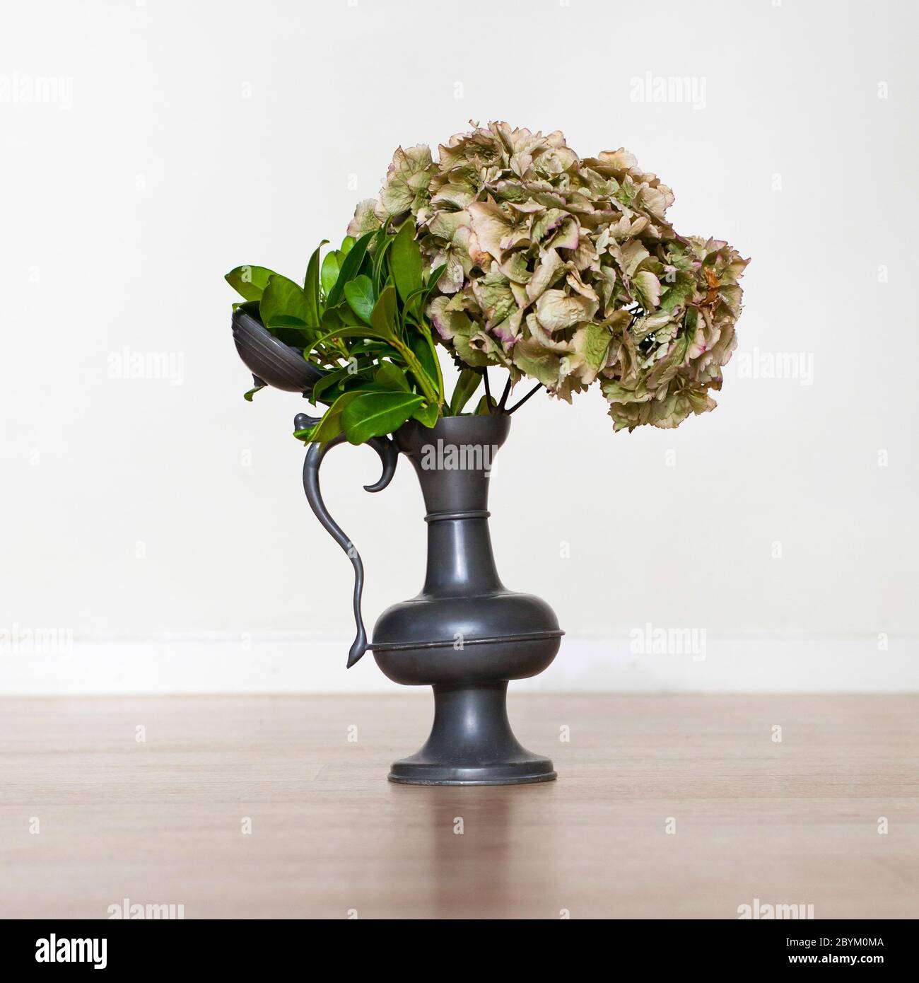 Battered flowers hi-res stock photography and images - Alamy