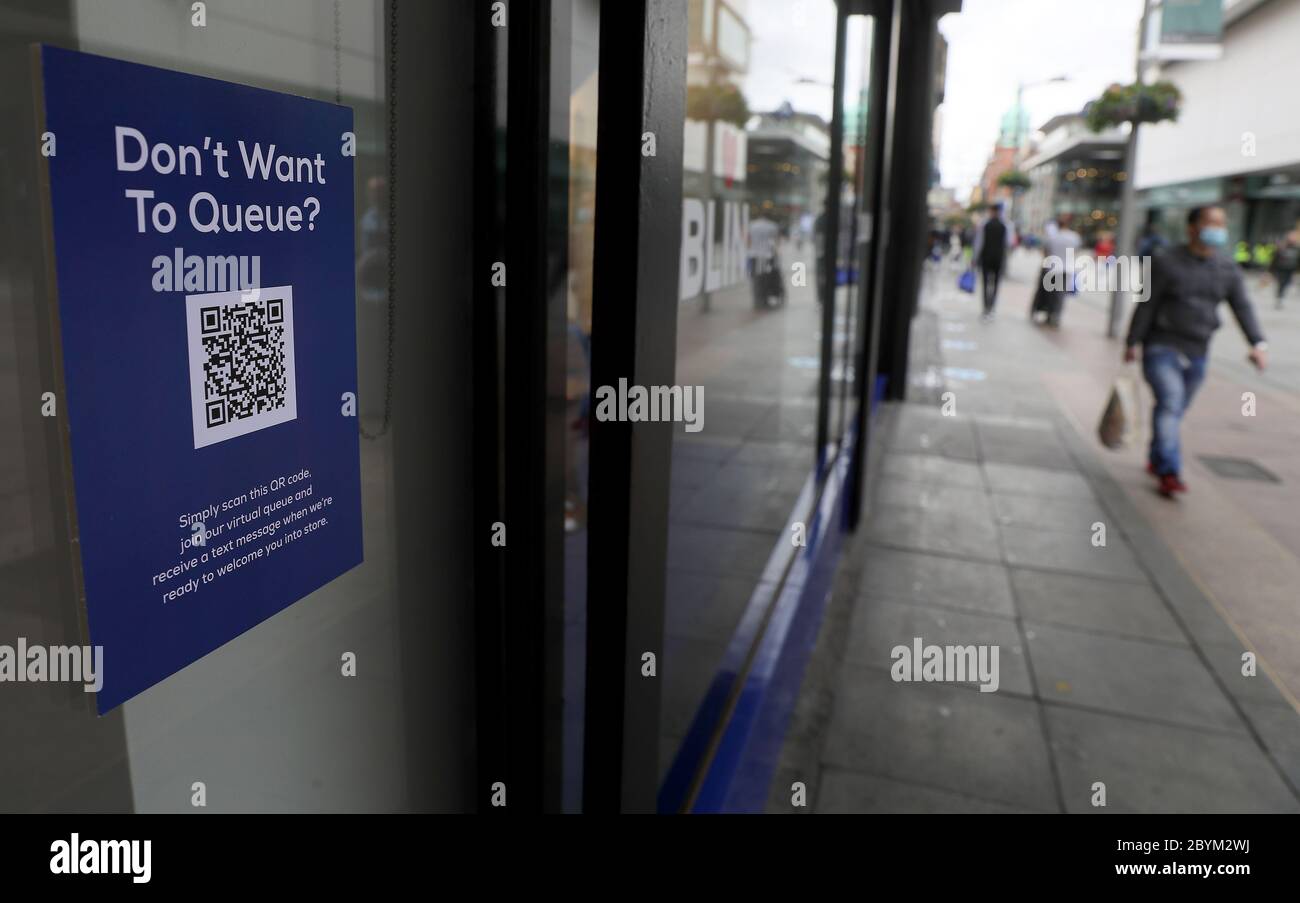 Queue with queue sign hi-res stock photography and images - Alamy