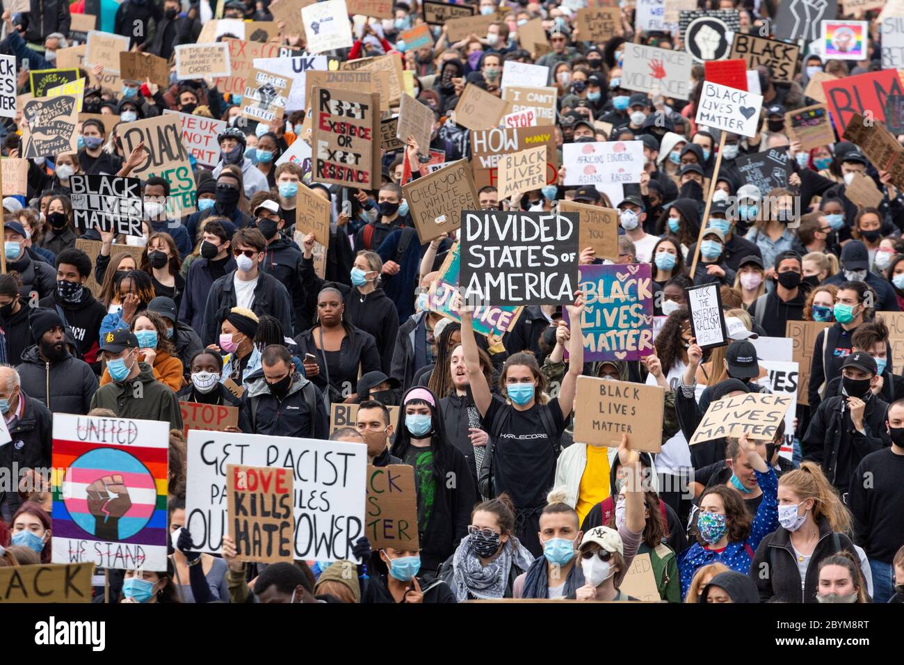 Packed bridge hi-res stock photography and images - Alamy