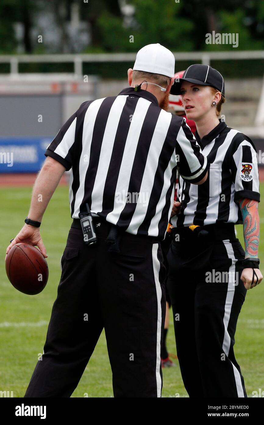 American football referee hi-res stock photography and images - Alamy