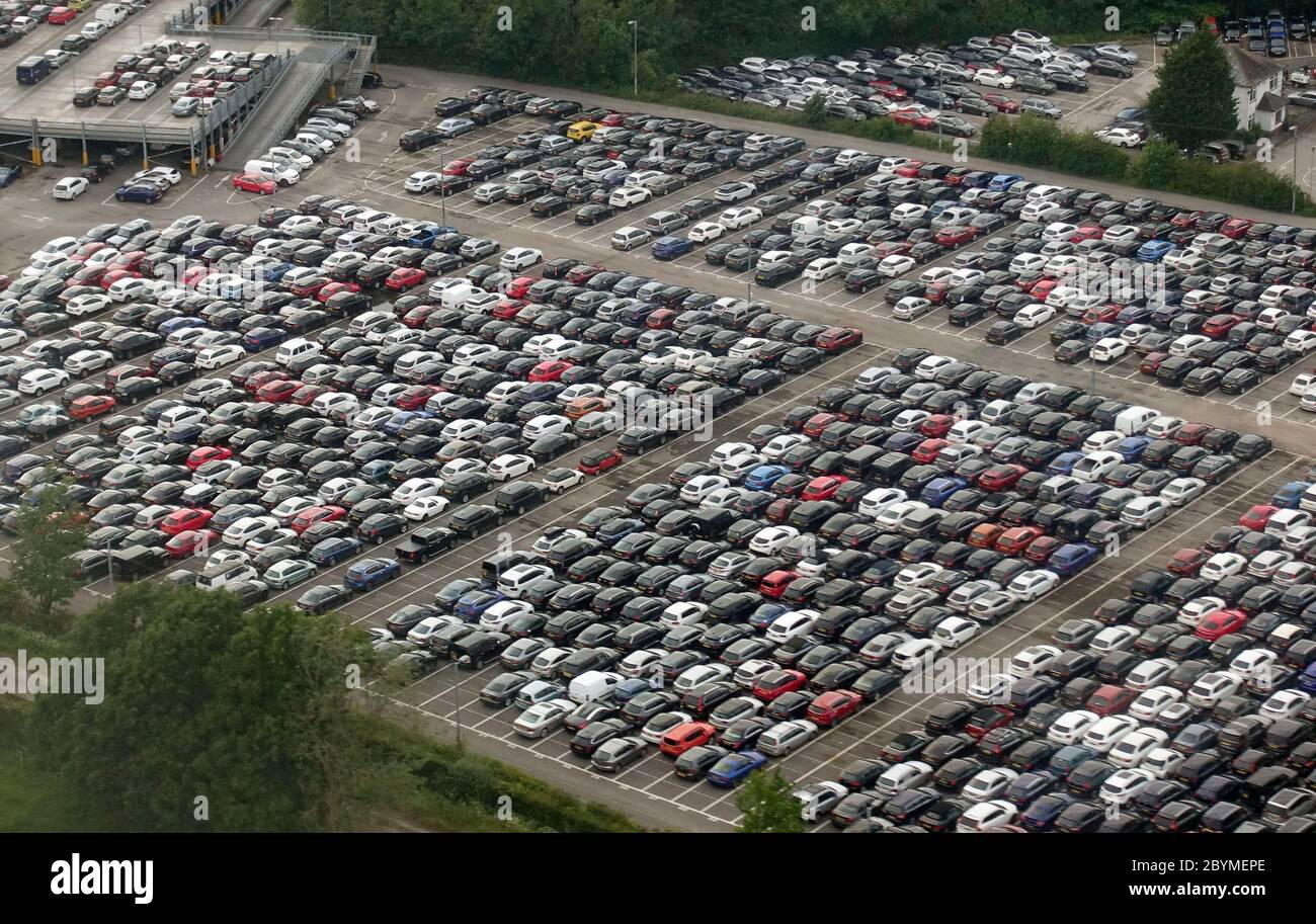 Car parking lot overview hi-res stock photography and images - Alamy