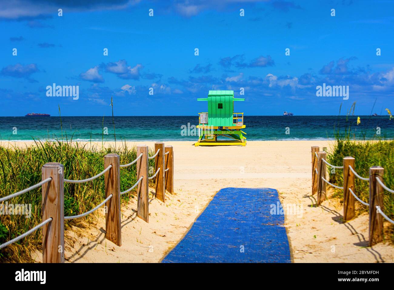 Miami South Beach skyline. Lifeguard tower in colorful Art Deco style ...