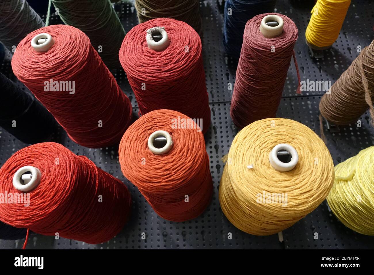 28.11.2019, Berlin, , Germany - Chain thread rolls. 00S191128D314CAROEX ...