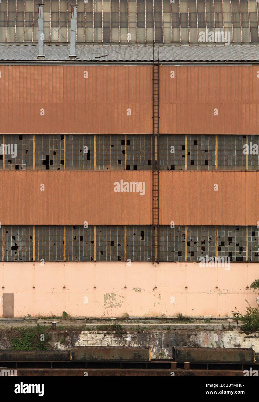 Old building factory abandoned hi-res stock photography and images - Alamy