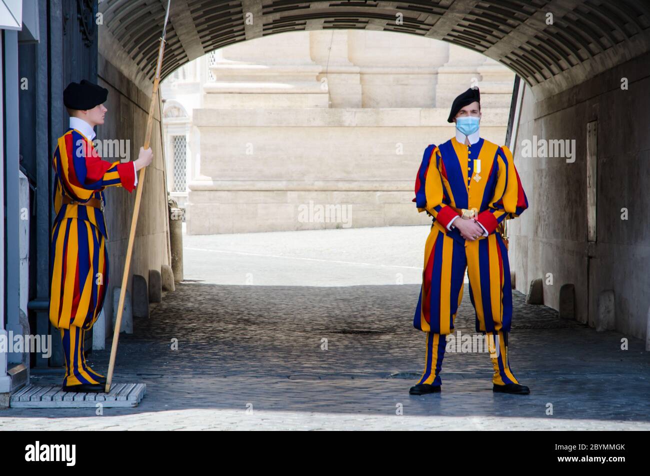 Swiss guard in traditional uniform hi-res stock photography and images ...