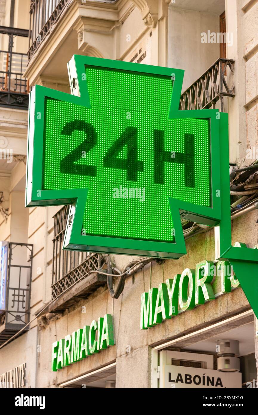 24 hour pharmacy hi-res stock photography and images - Alamy