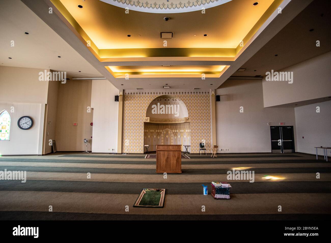 Mosque in Canada Stock Photo - Alamy