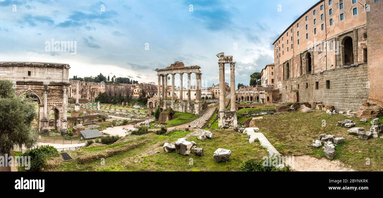 Roman ruins in Rome Stock Photo - Alamy