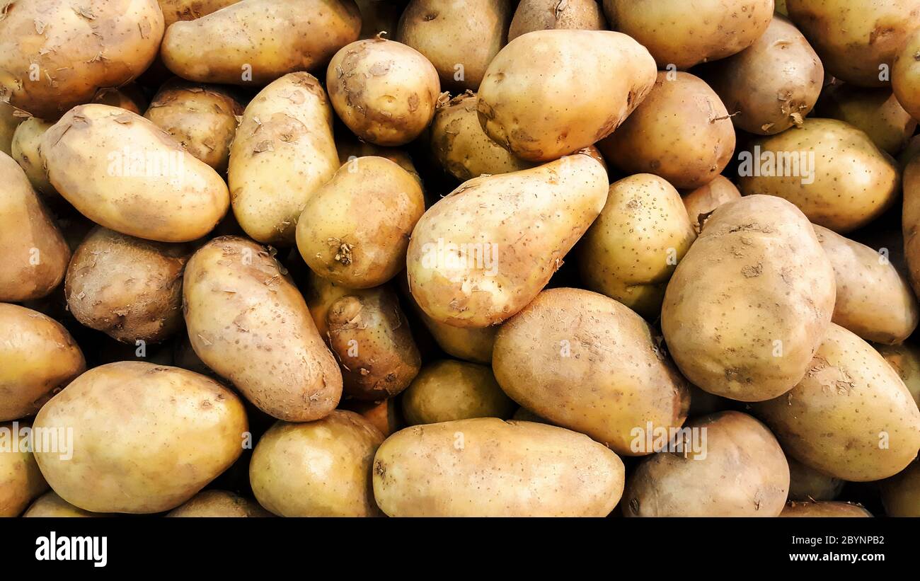 close-up potato in market Stock Photo - Alamy