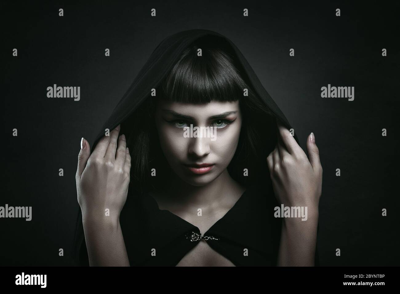 Female vampire hi-res stock photography and images - Alamy