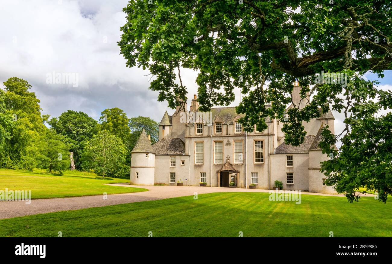 LEITH HALL GARDENS KENNETHMONT ABERDEENSHIRE SCOTLAND FORTIFIED COUNTRY ...