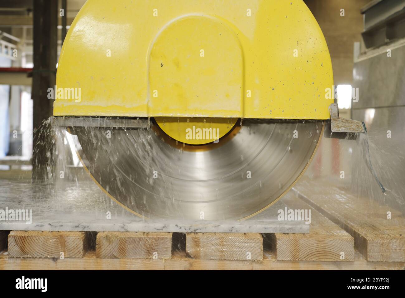 Cutting marble hi-res stock photography and images - Alamy