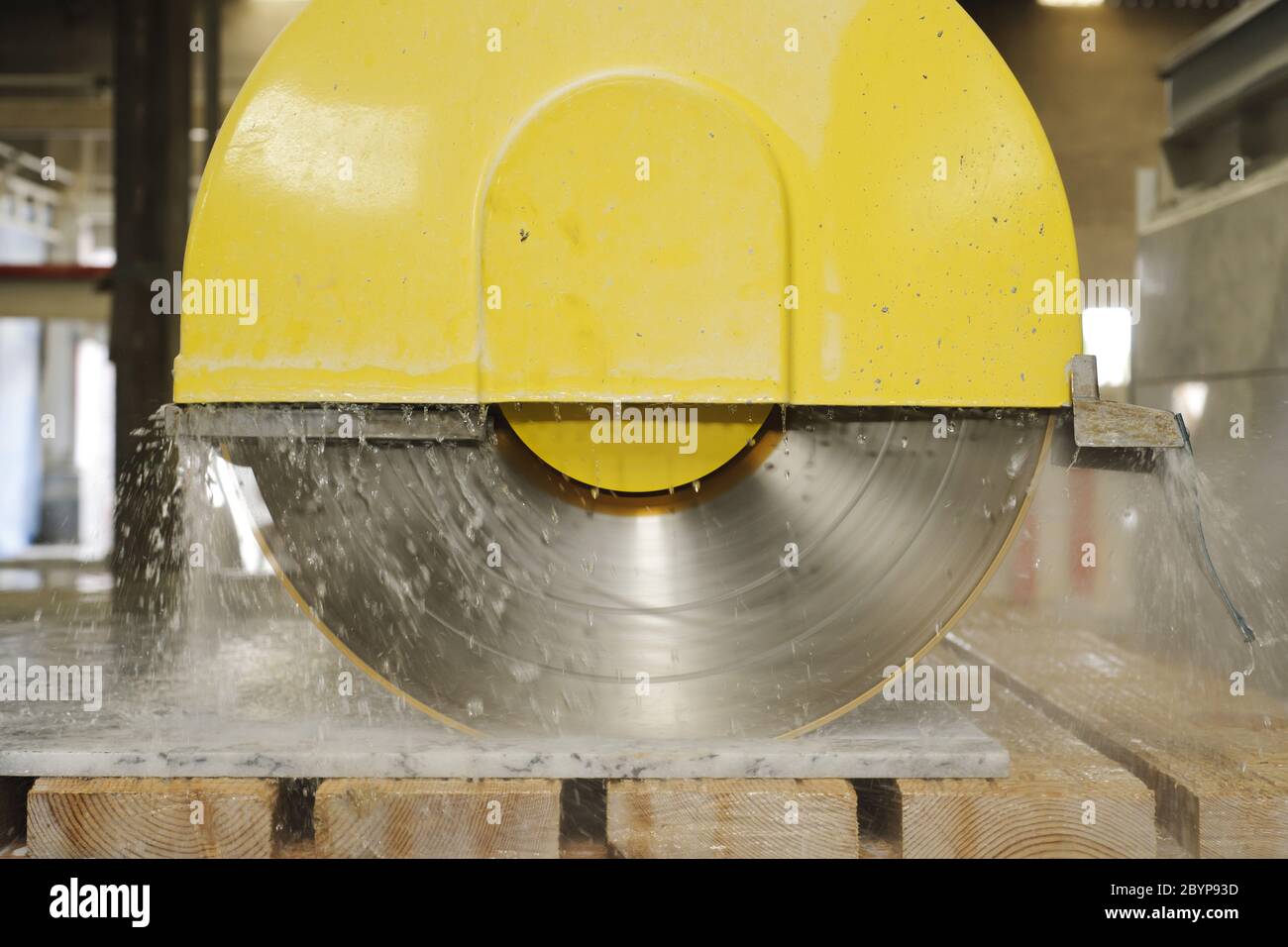 Cutting marble hi-res stock photography and images - Alamy