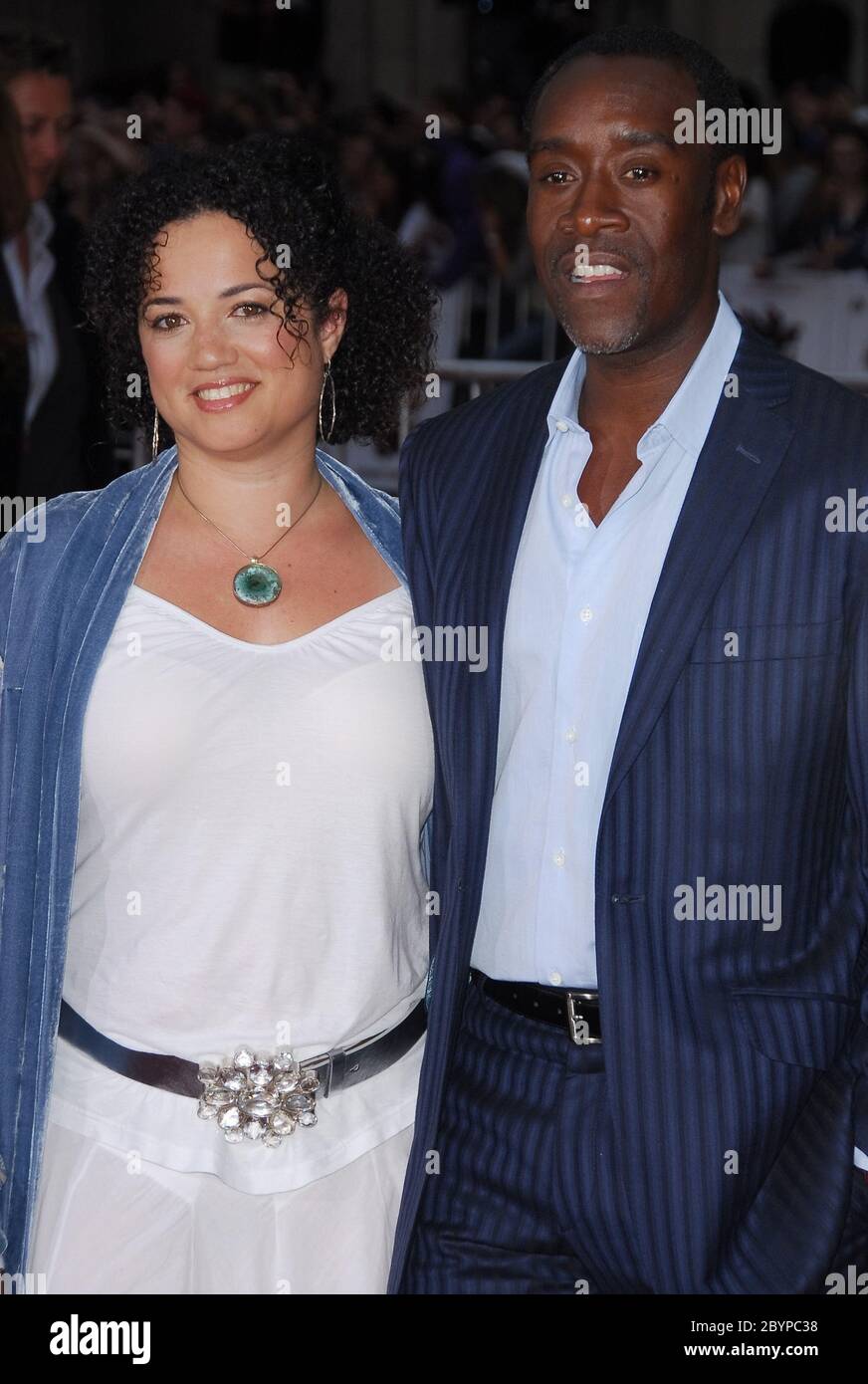 Don Cheadle and Wife at the Los Angeles Premiere of "Ocean's Thirteen ...