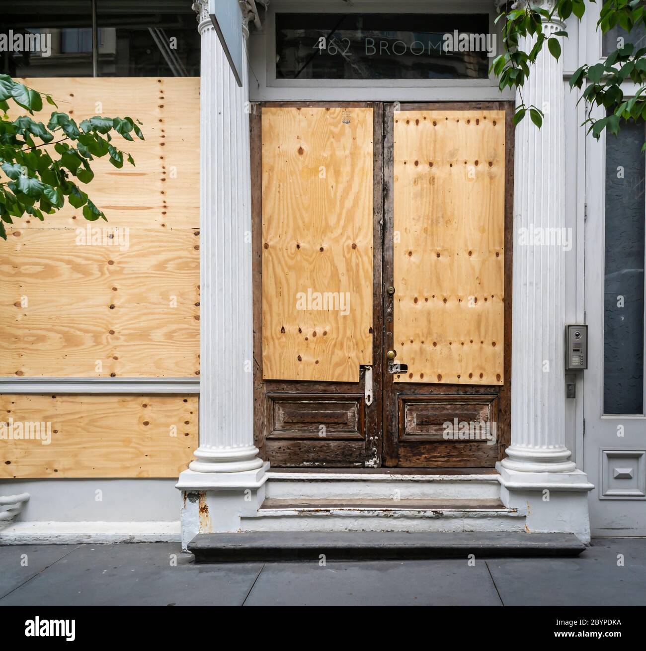 Vandalization hi-res stock photography and images - Alamy