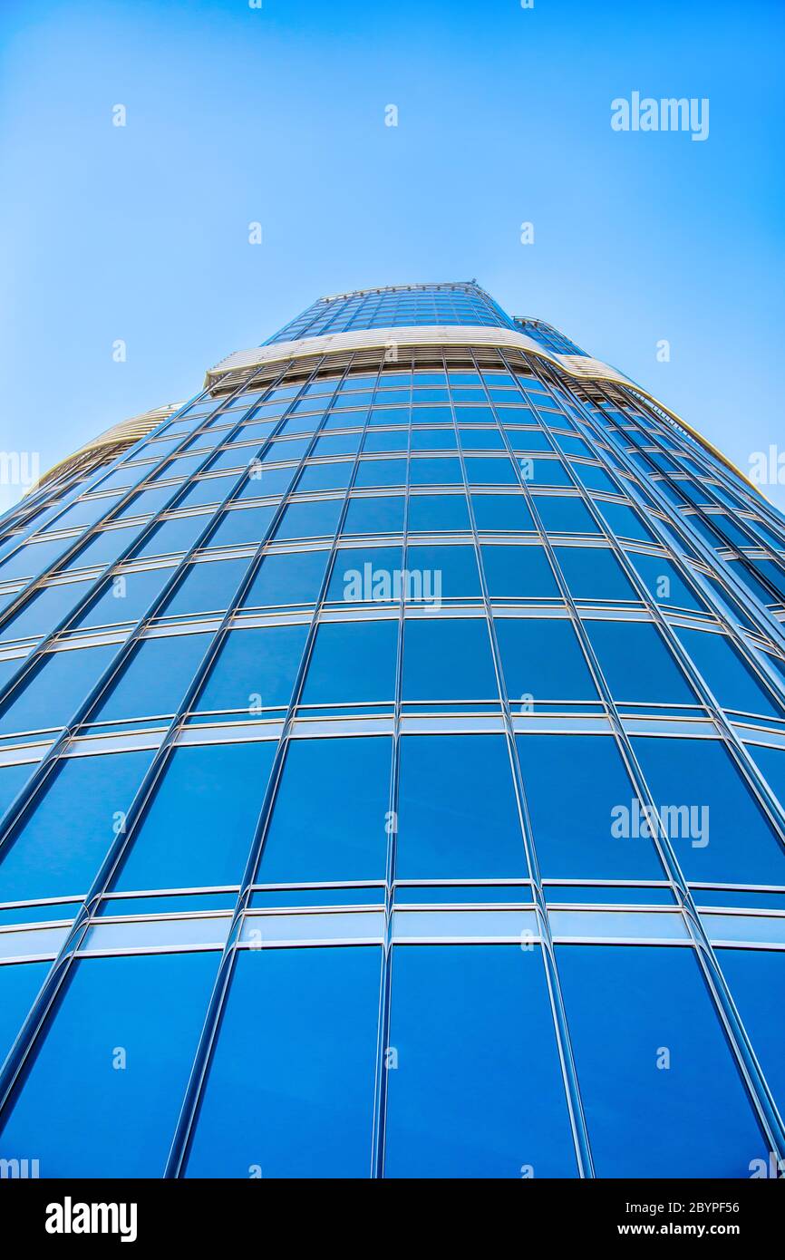 Tall skyscraper blue glass hi-res stock photography and images - Alamy
