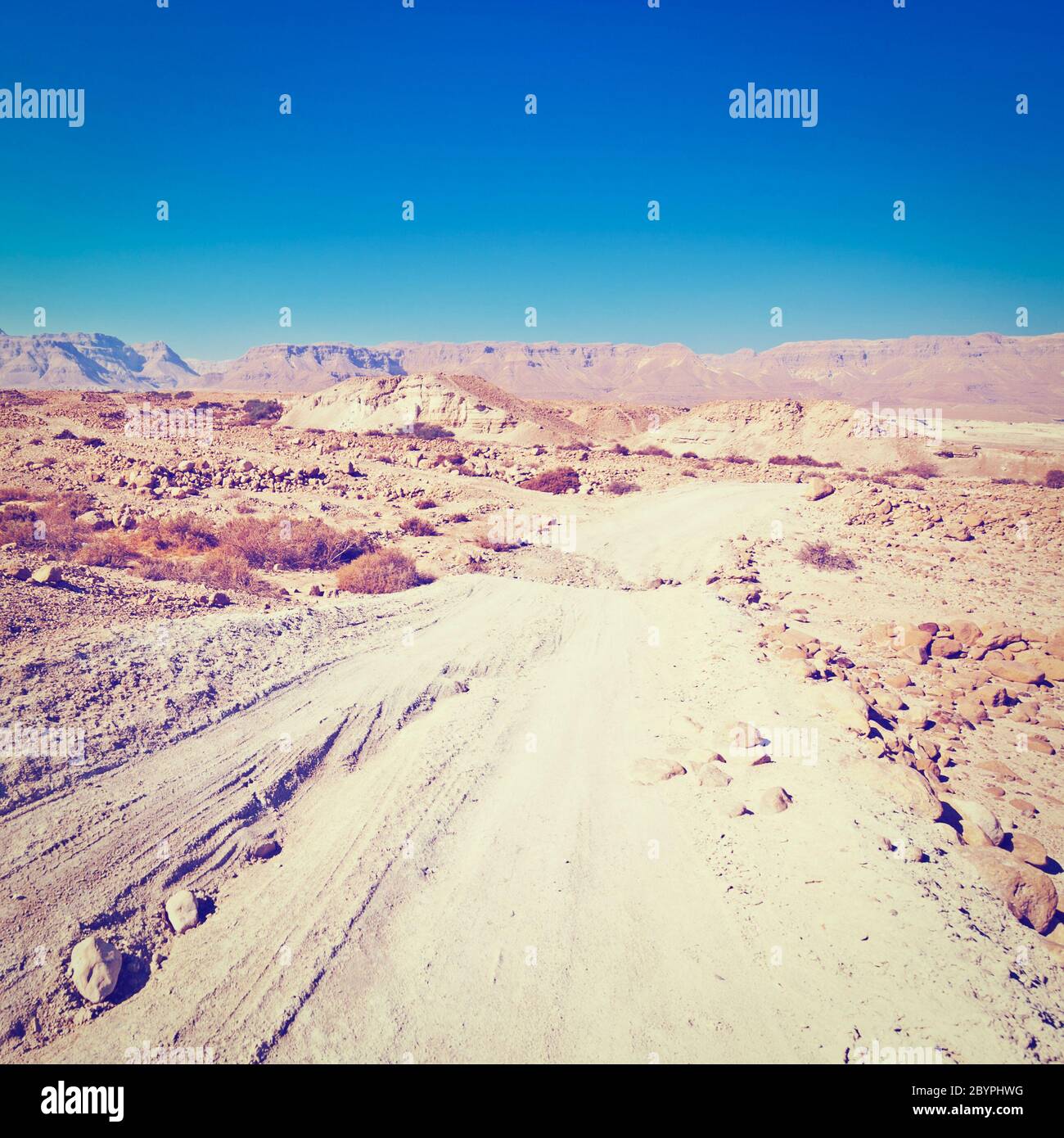 Sand road hi-res stock photography and images - Alamy