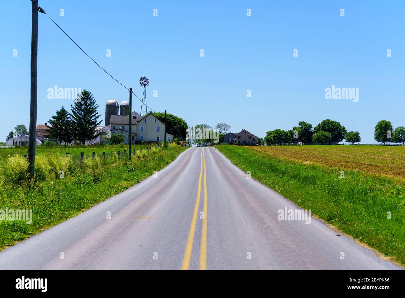 Amish farms in rural pennsylvania hi-res stock photography and images ...