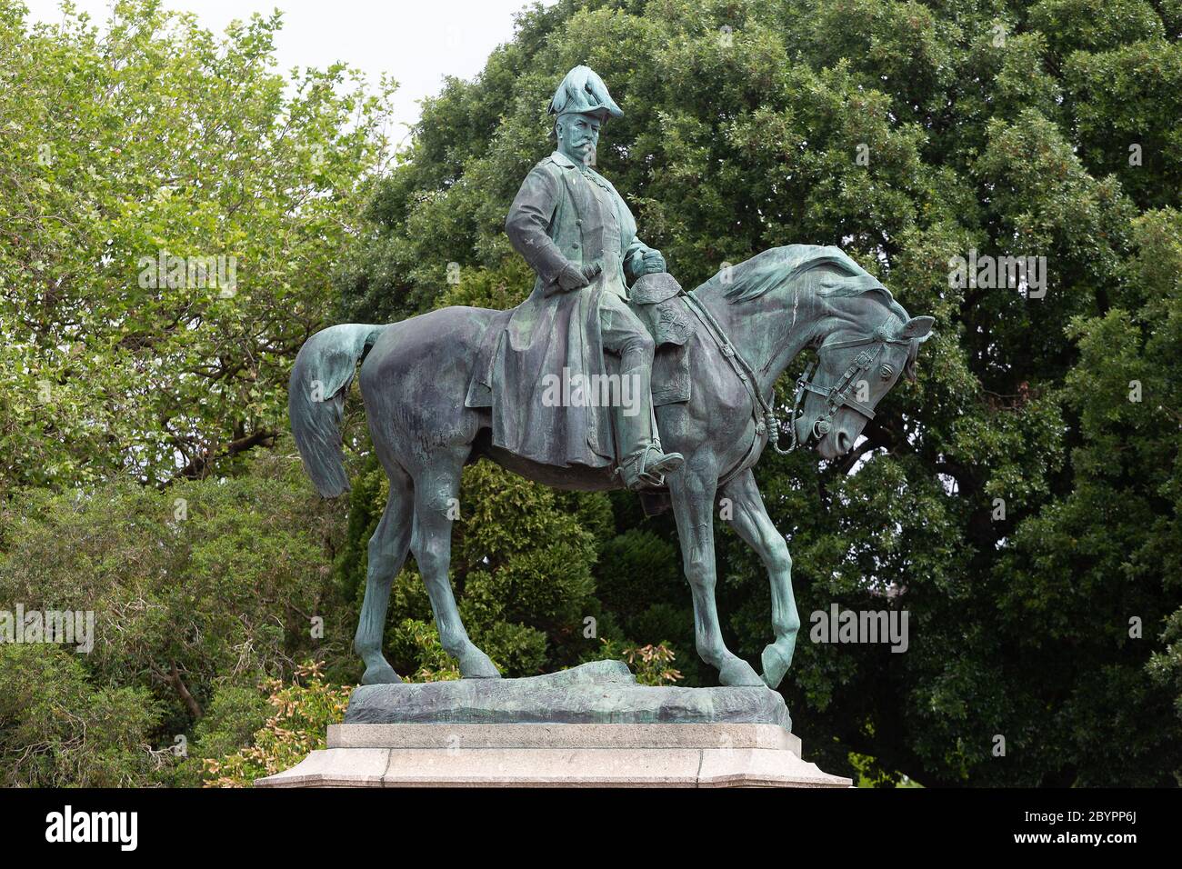 The controversial statue of General Sir Redvers buller which was ...