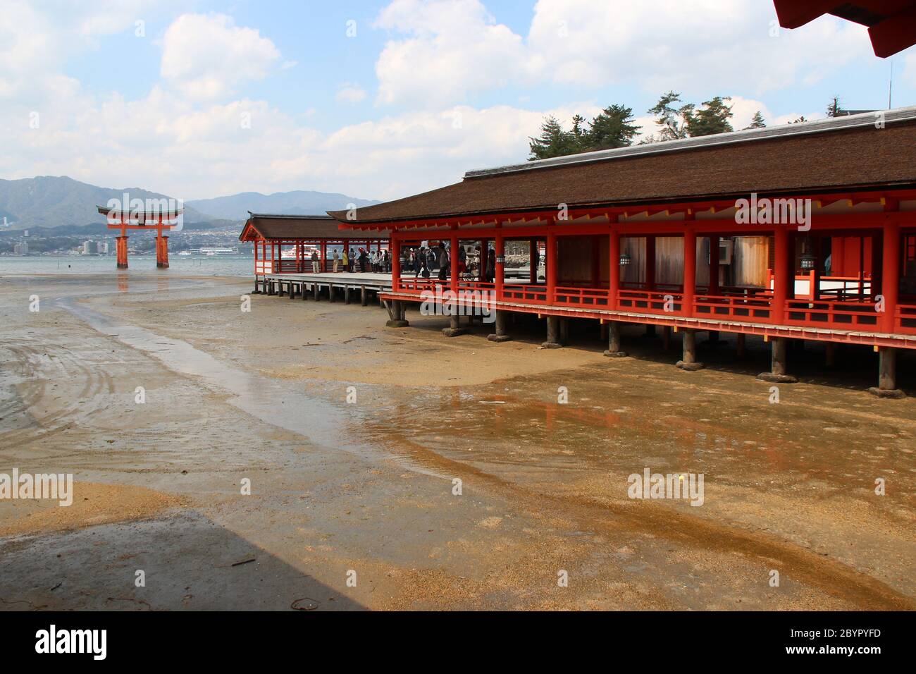 shinto shrine (itsukushima) in miyajima (japan Stock Photo - Alamy