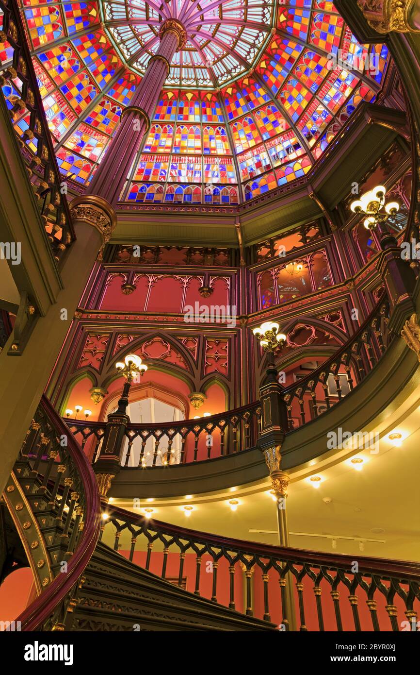 Stained glass rotunda interior hi-res stock photography and images - Alamy