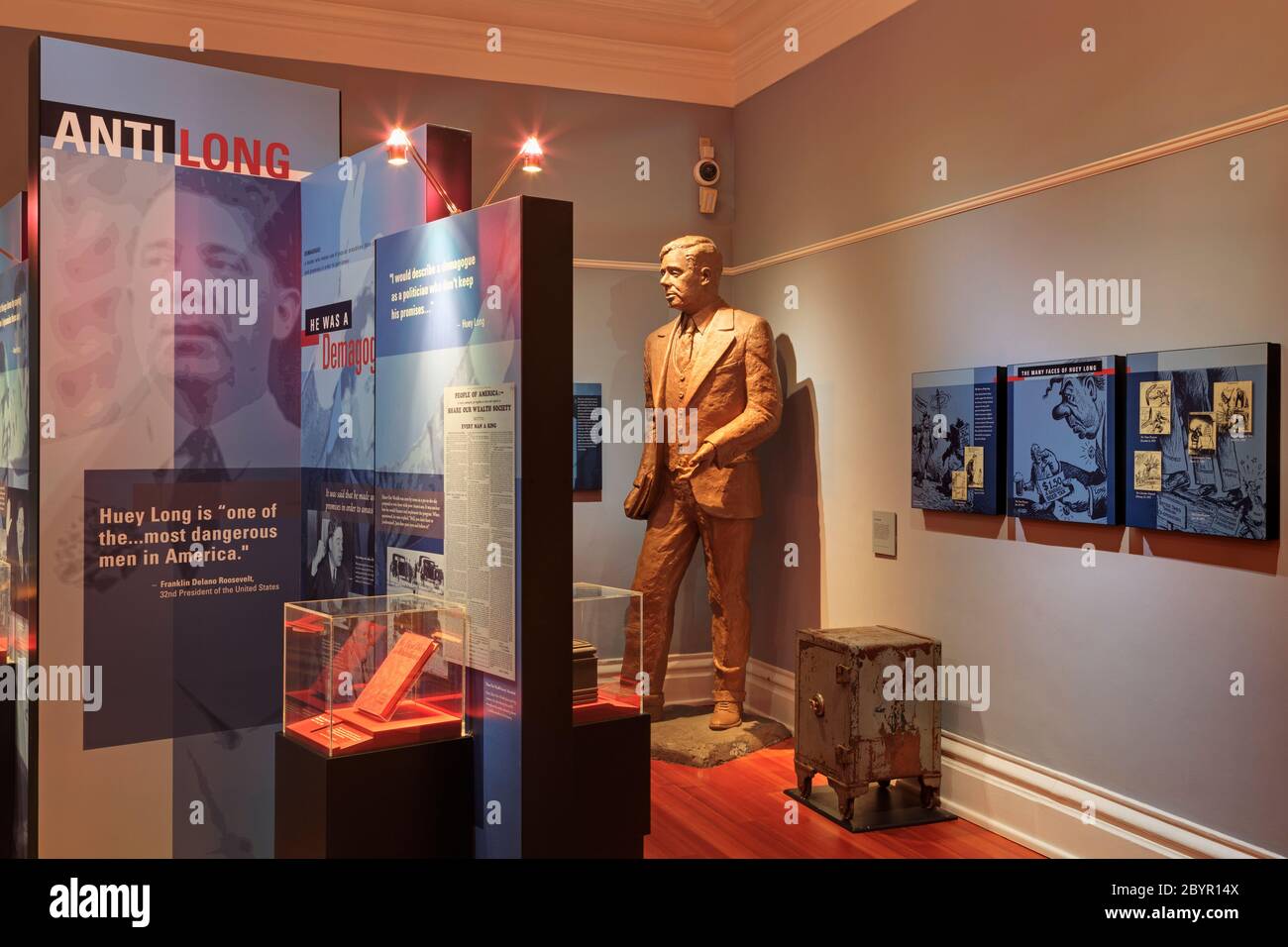 Huey long state capitol hi-res stock photography and images - Alamy
