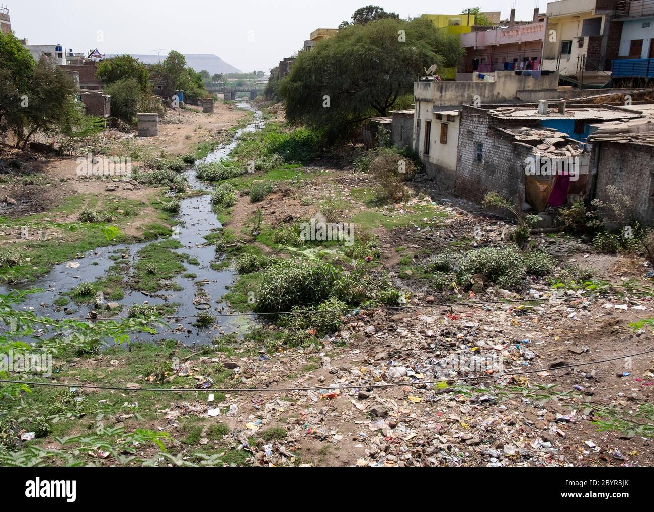 Rubbish trash garbage river hi-res stock photography and images - Alamy
