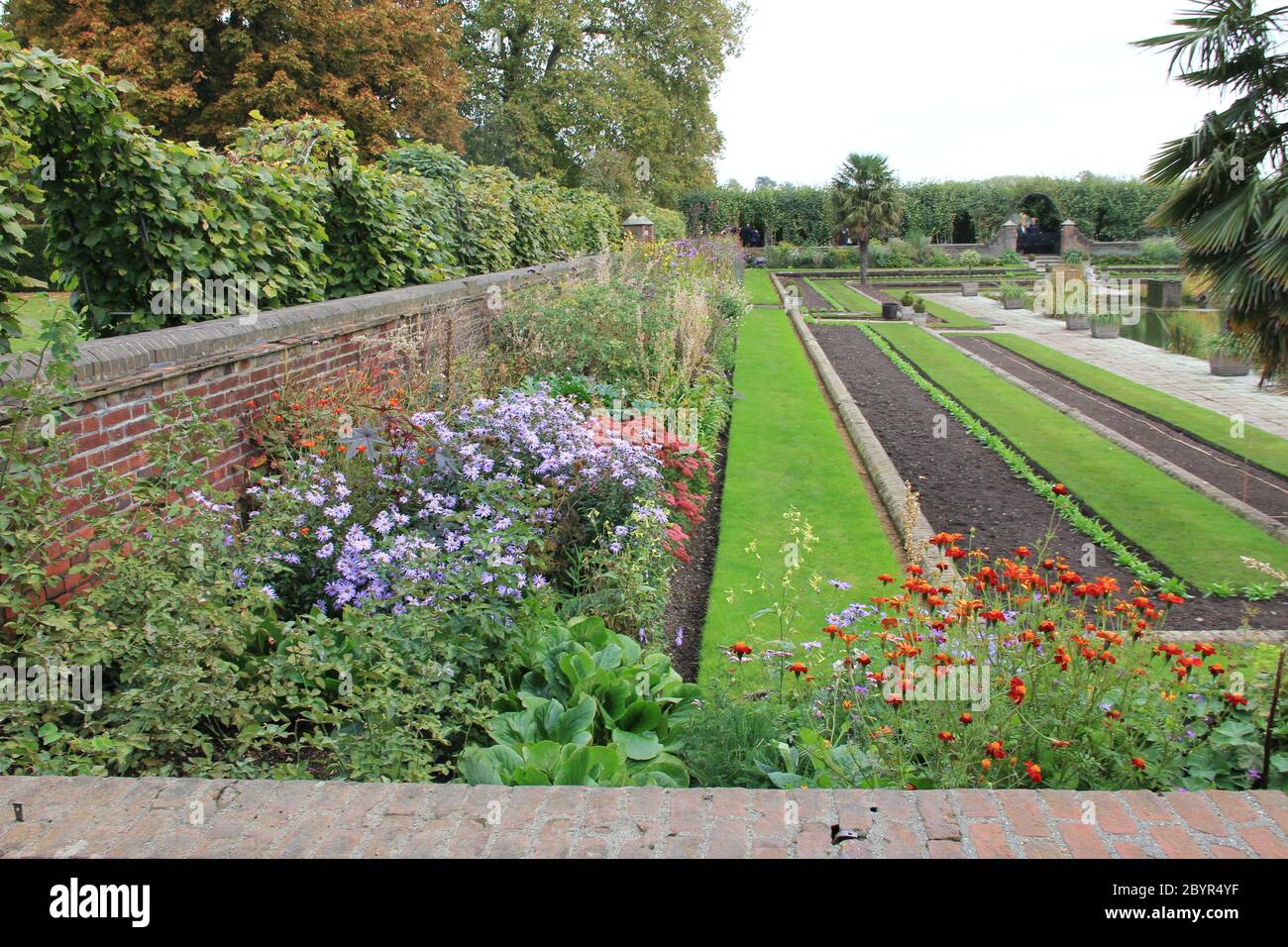 Kensington Palace in London, England Stock Photo - Alamy