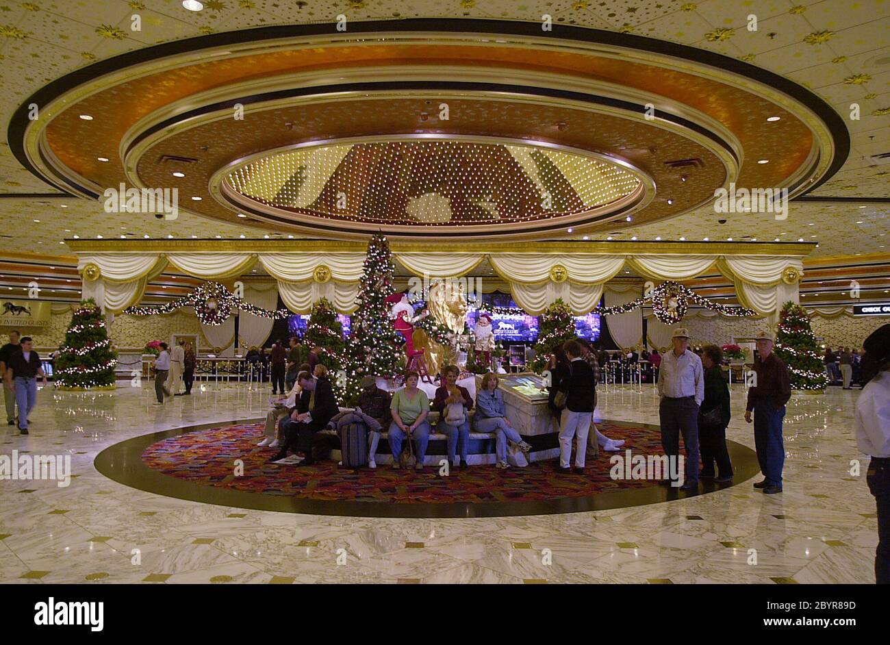 MGM Grand Hotel Las Vegas 319 lobby Hotel and most important places in ...
