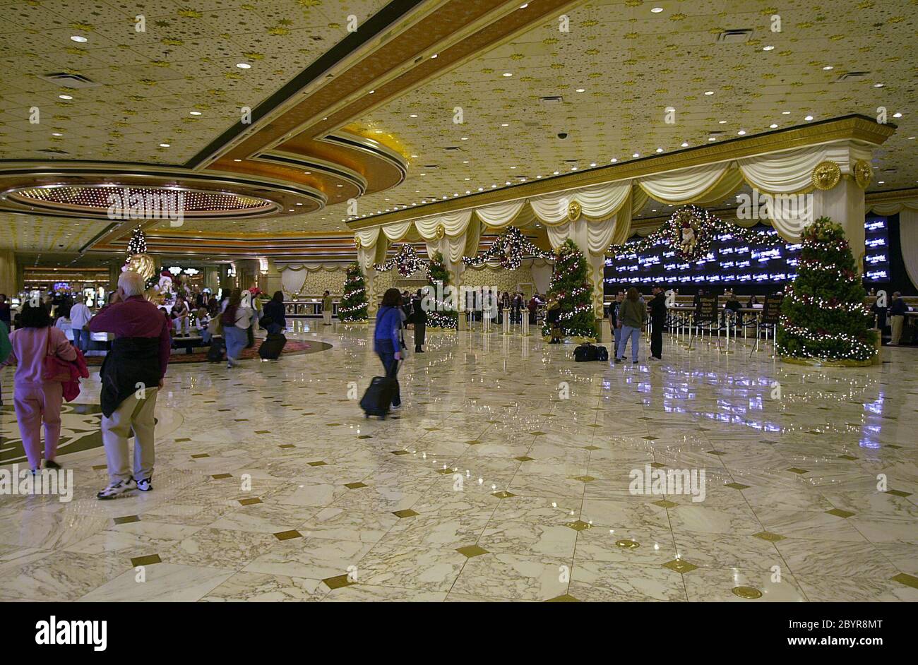 MGM Grand Hotel Las Vegas 351 the lobby Hotel and most important places ...