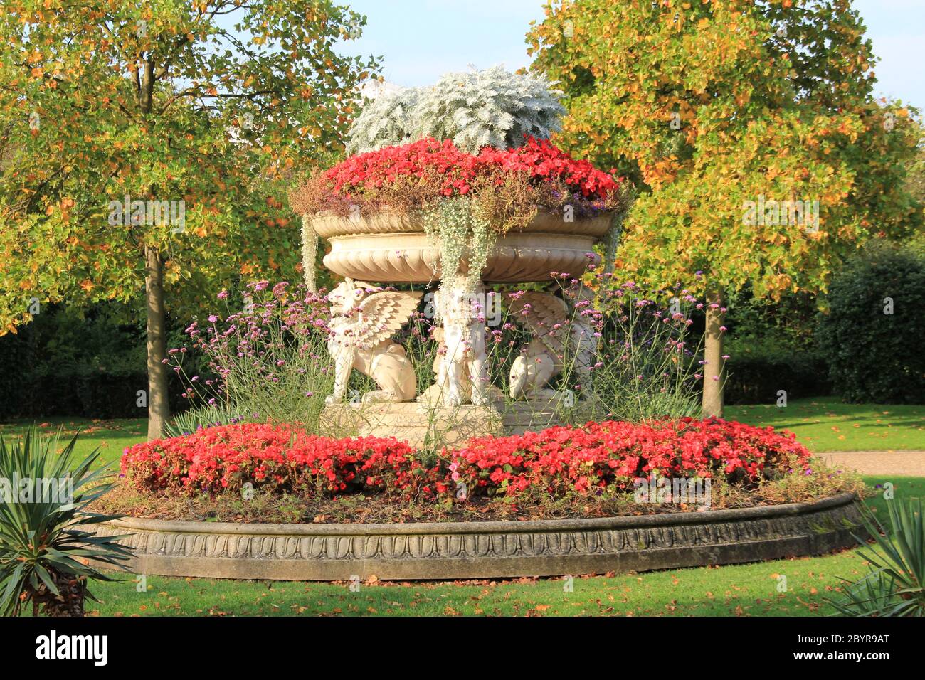 Regents park open air theatre england hi-res stock photography and ...