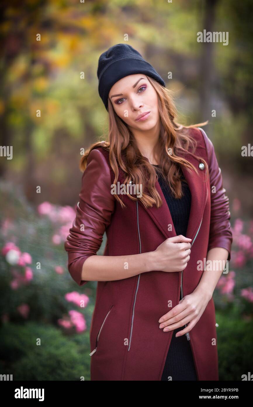 Autumn scene hi-res stock photography and images - Alamy