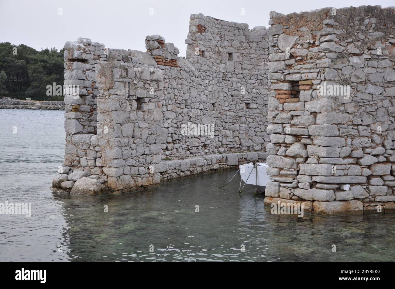 Big stone walls hi-res stock photography and images - Alamy