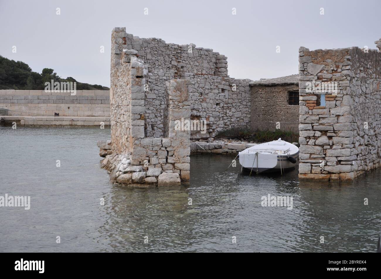 Harbour wall in background hi-res stock photography and images - Alamy