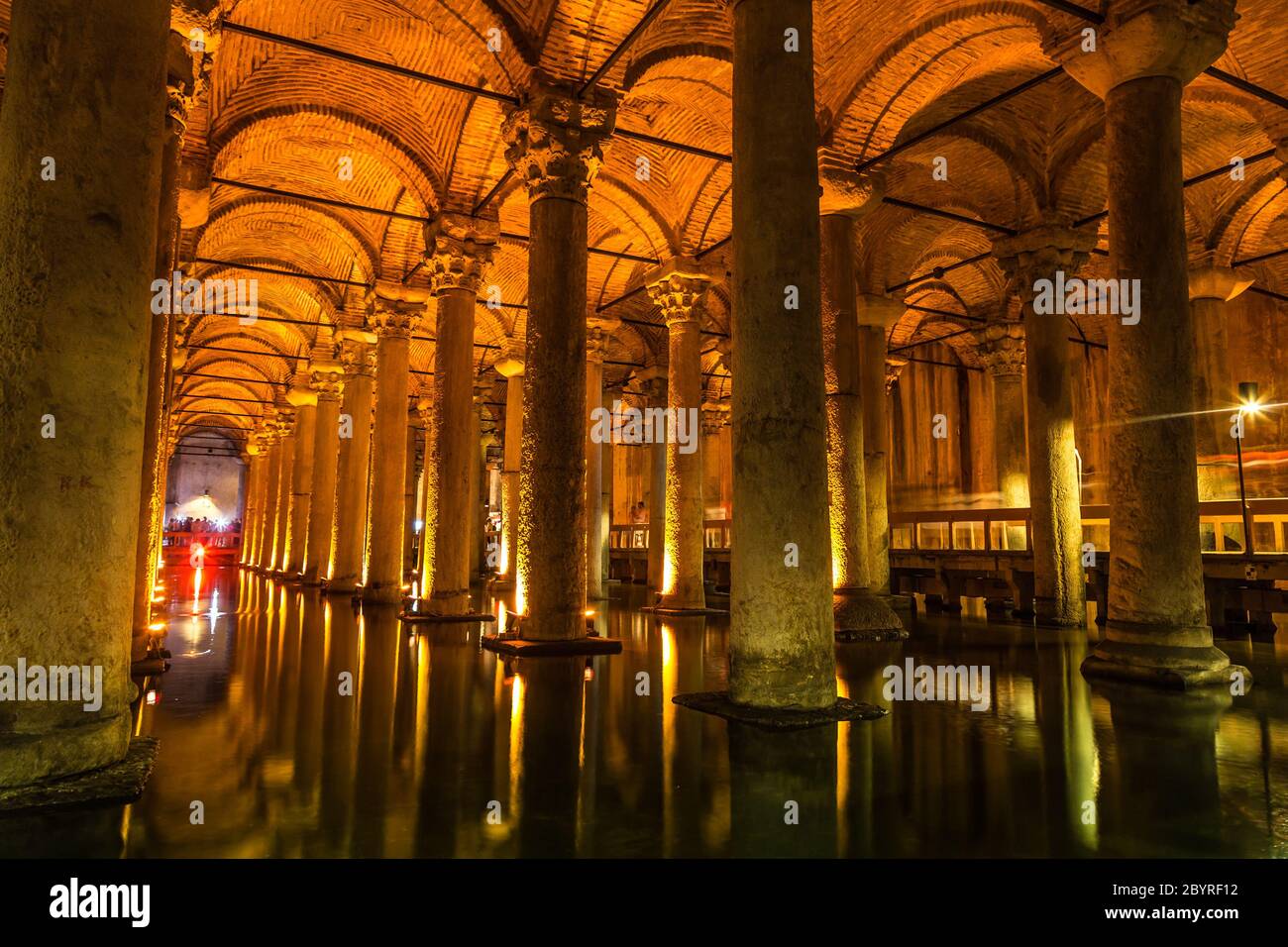 Underground Basilica Cistern (Yerebatan Sarnici) in Istanbul, Turkey ...