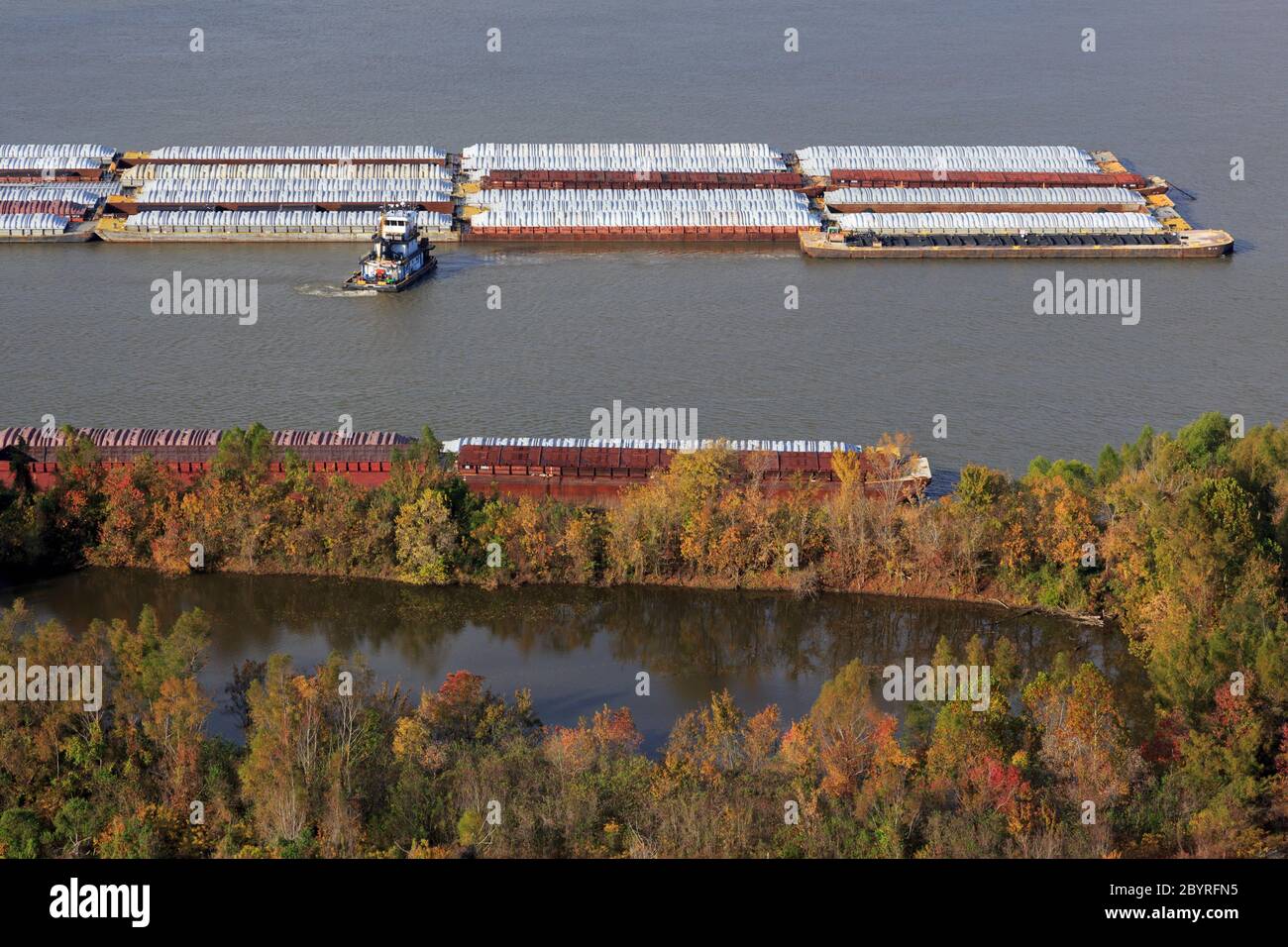 Mississippi river barge transport hi-res stock photography and images ...