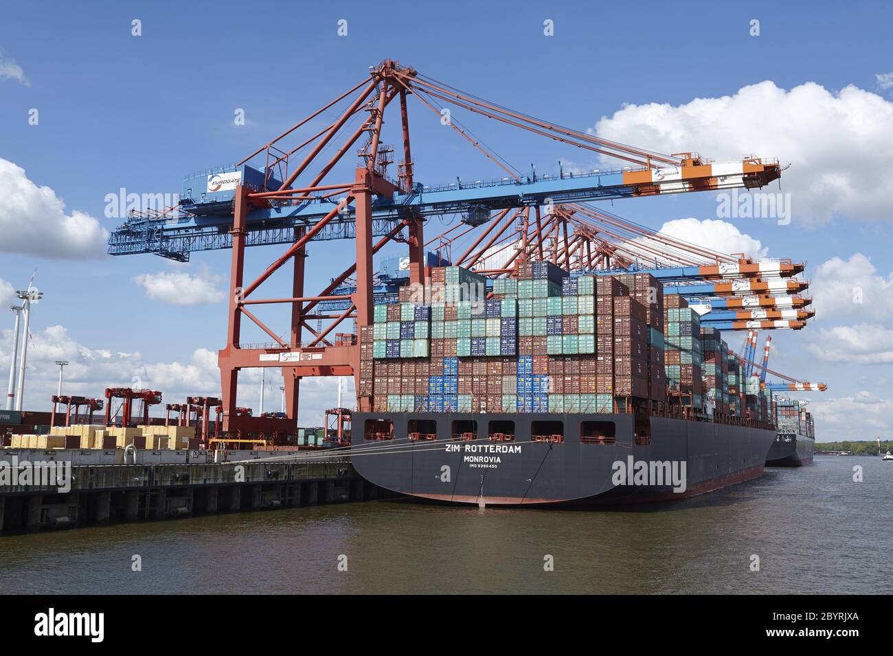 Container ship port of rotterdam hi-res stock photography and images ...