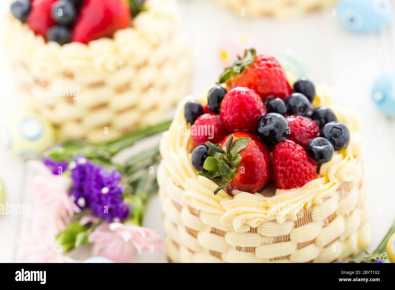 Mini cakes hi-res stock photography and images - Alamy