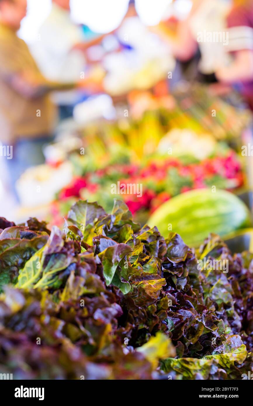 Buying produce hi-res stock photography and images - Alamy