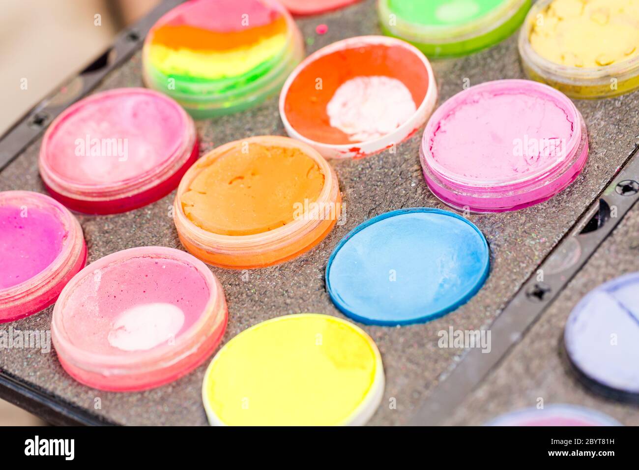 Faice paint hi-res stock photography and images - Alamy