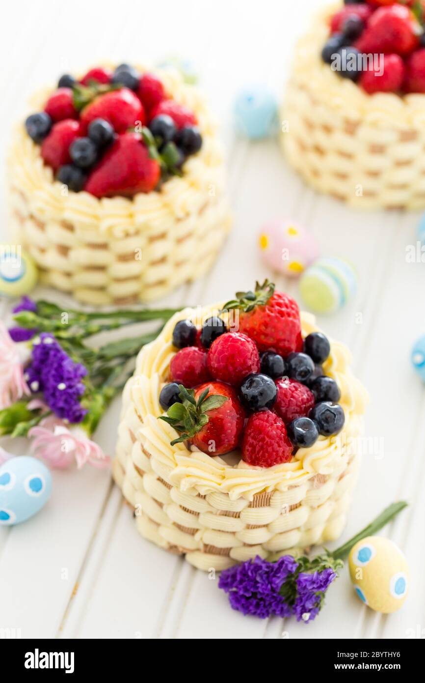 Mini cakes hi-res stock photography and images - Alamy