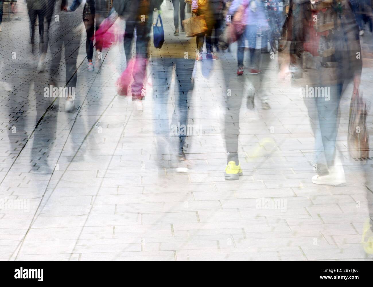 Street crowd motion blur hi-res stock photography and images - Alamy